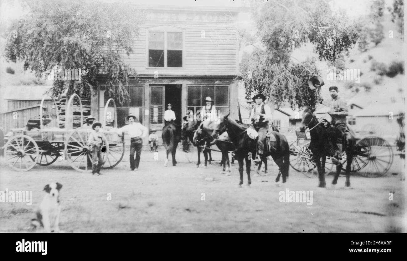 Small mormon store hi-res stock photography and images - Alamy