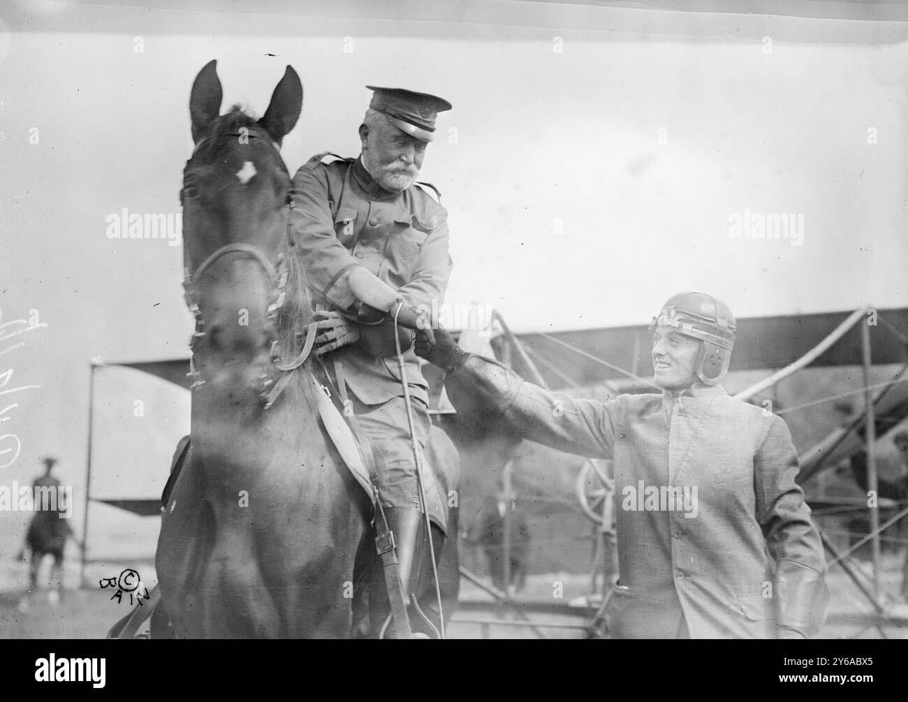 Ward says good by i.e., goodbye to Gen. Grant, Photo shows aviator ...
