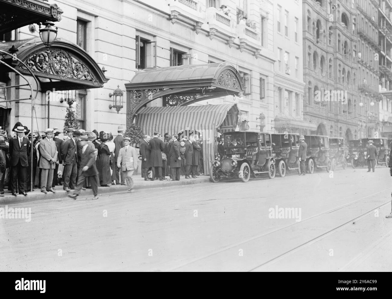 Cars photo Black and White Stock Photos & Images - Alamy