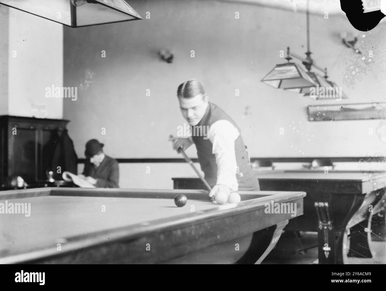 Willie hoppe shooting billiards hi-res stock photography and images - Alamy