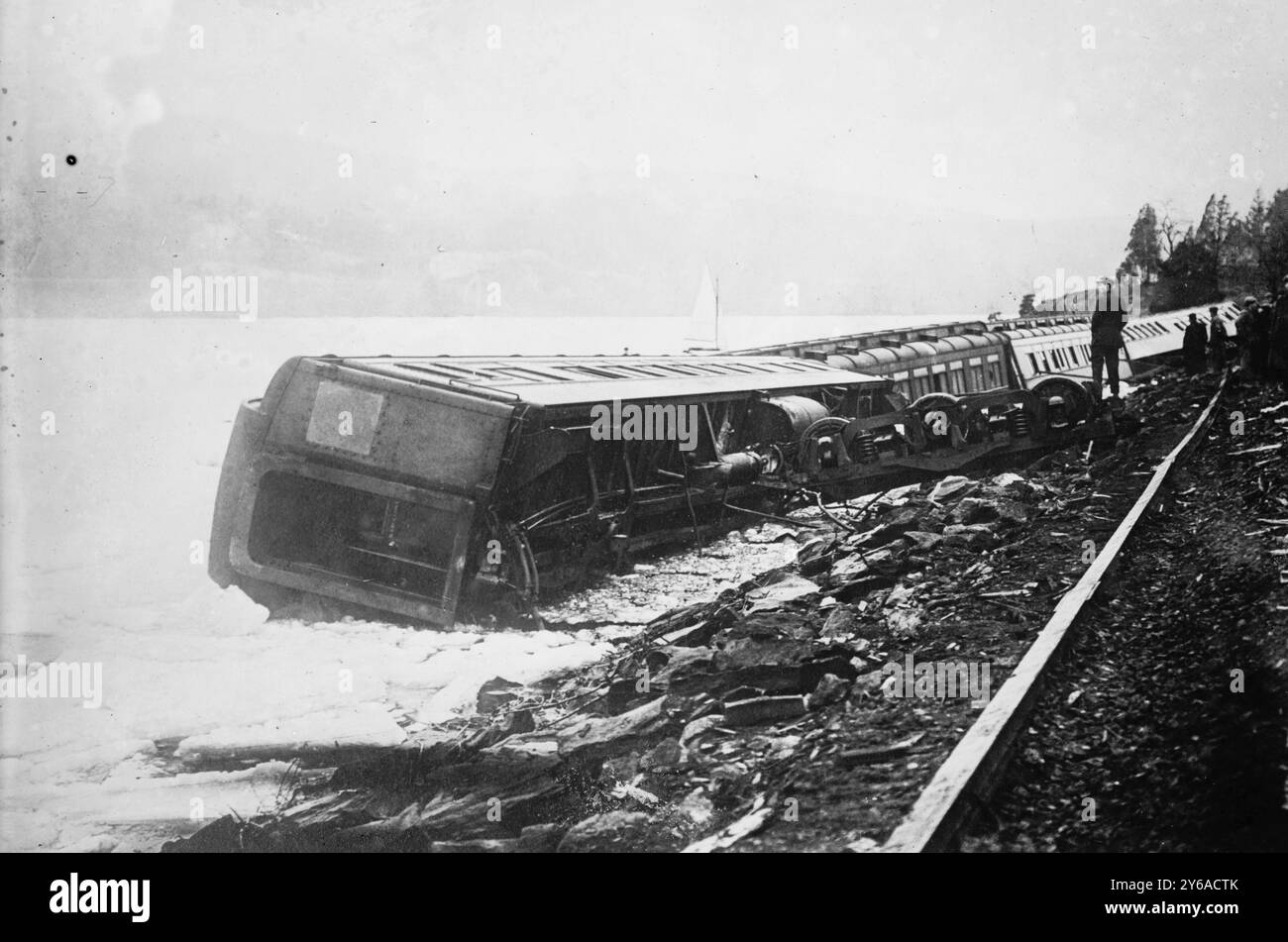 20th Century limited in Hudson River, Photograph shows cars of the 20th ...