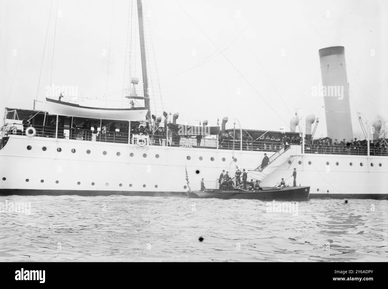 Naval Review, Taft leaving MAYFLOWER, Photo shows President William ...