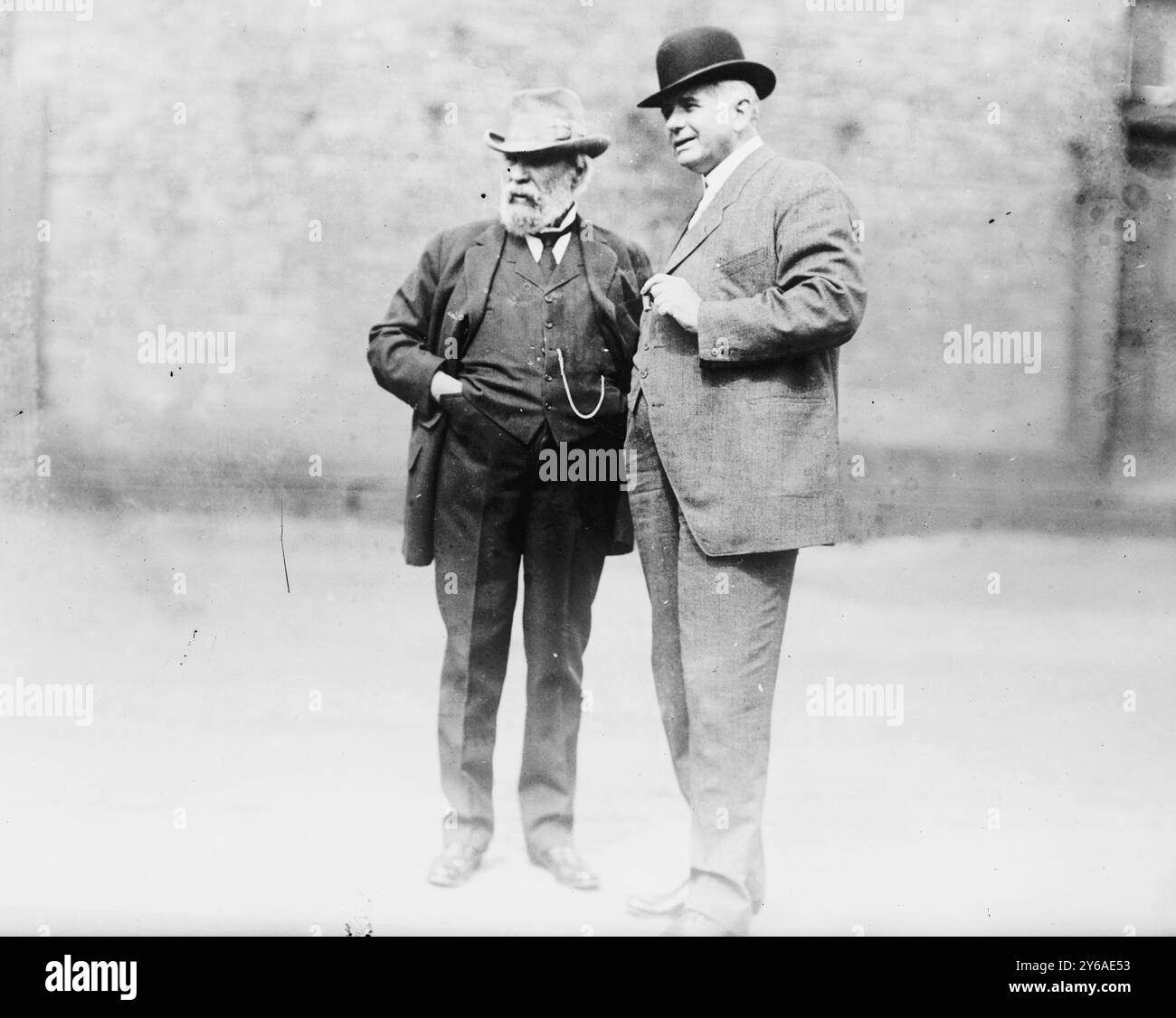 Raymond gray hi-res stock photography and images - Alamy