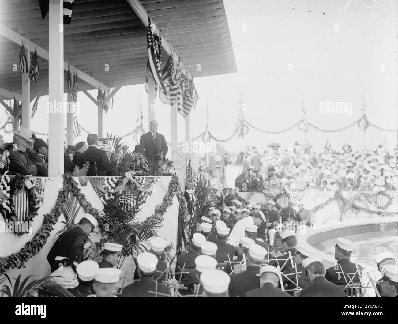 Columbus fountain dedication ceremony hi-res stock photography and ...