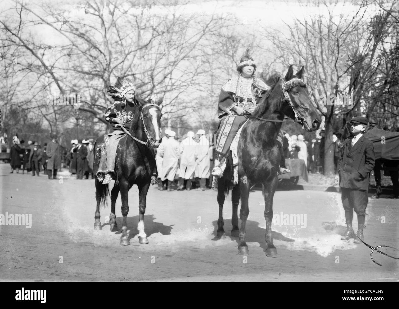 Women horseback suffrage hi-res stock photography and images - Alamy