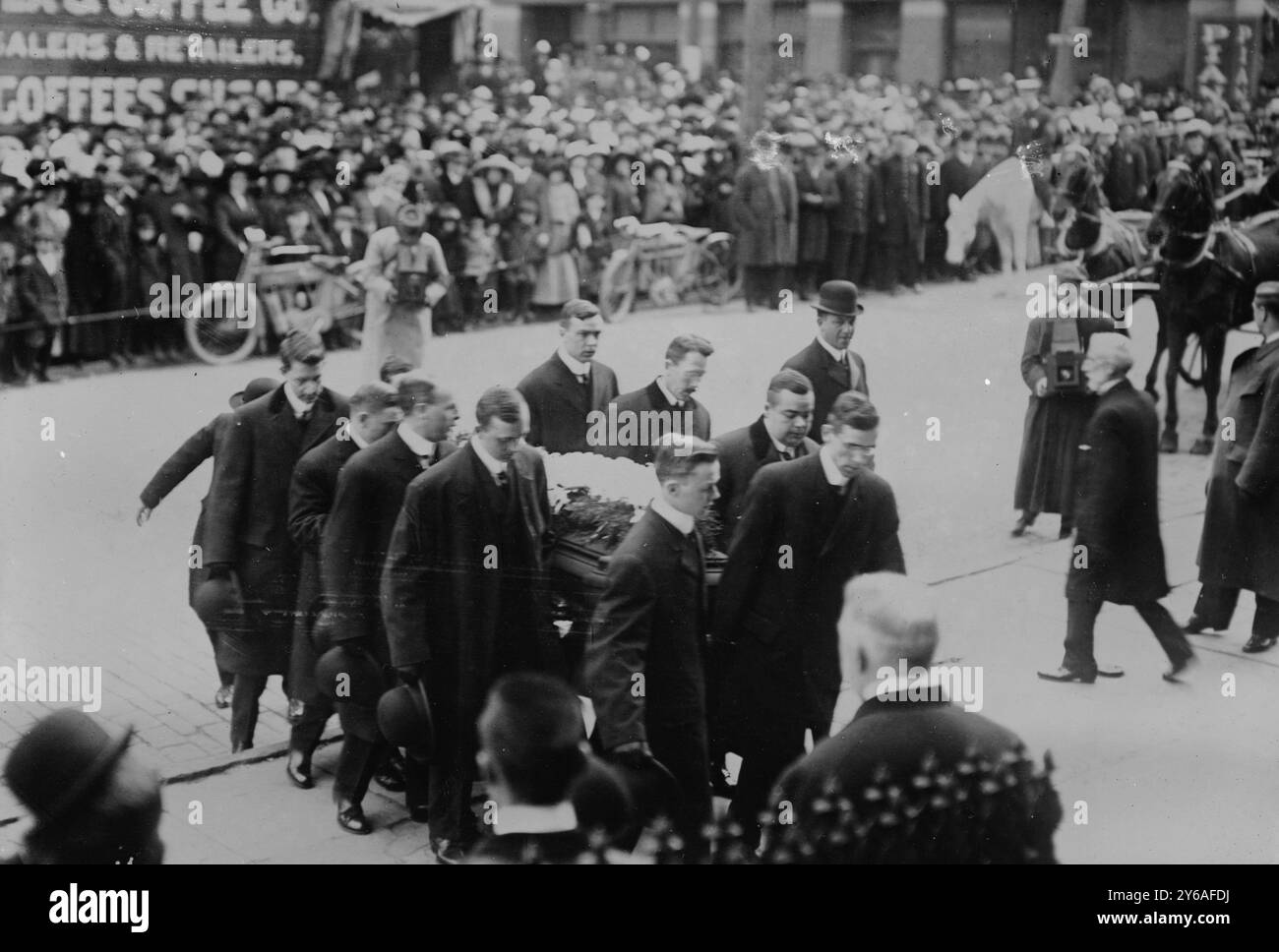 Funeral of J.S. Sherman, Photo shows funeral on November 2, 1912 for ...