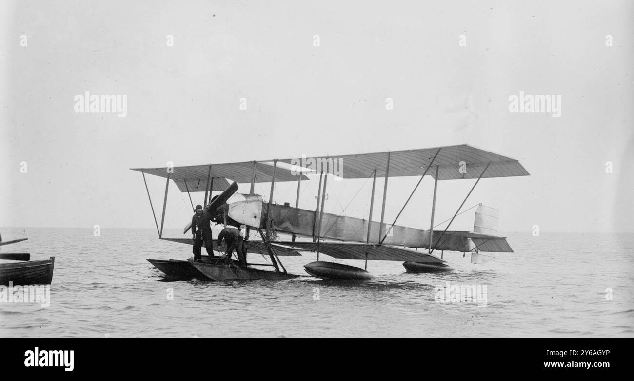 Commander samsons hydroplane hi-res stock photography and images - Alamy