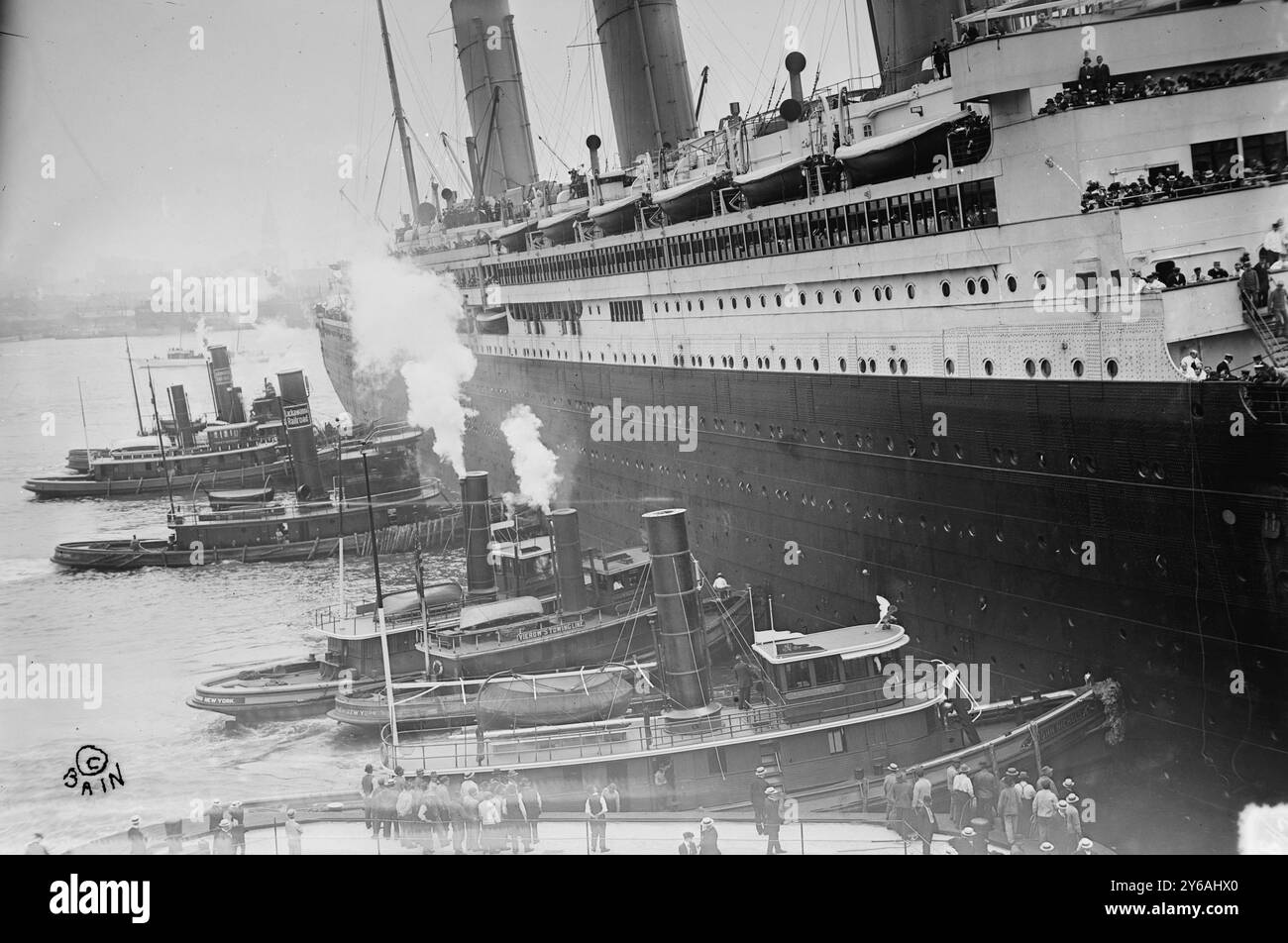 IMPERATOR docking, Photo shows the S.S. Imperator, an ocean liner of ...