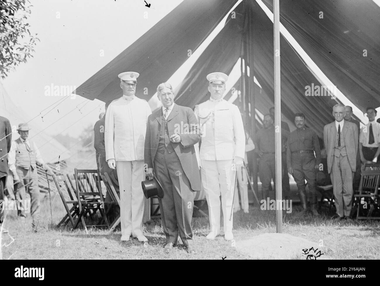 Brig Gen Liggett, Sec. of War - Garrison, Gen Wood, Photo shows (left ...