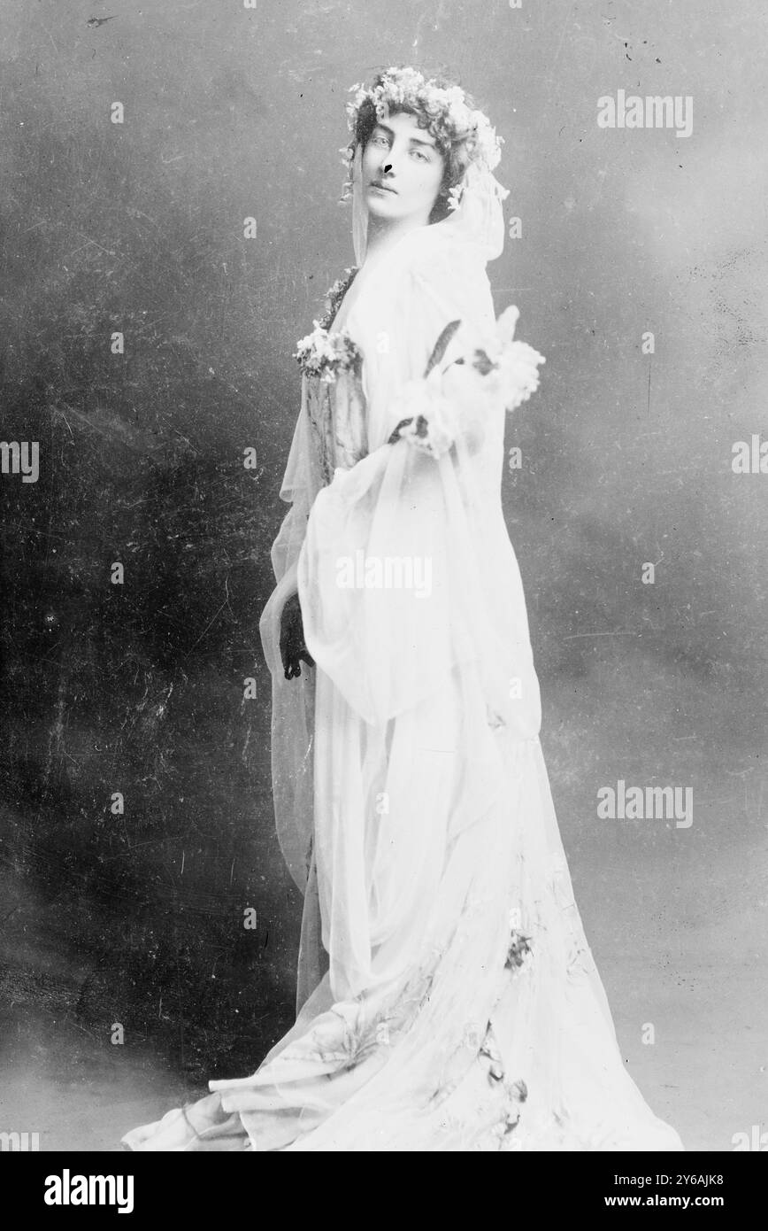 Miss Deacon, Photo shows American socialite Gladys Marie Spencer ...