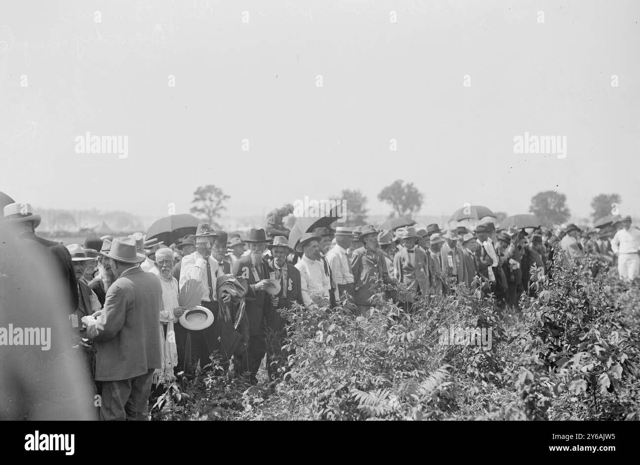 Pickett's men at Bloody Angle, Photo shows the Gettysburg Reunion (the ...