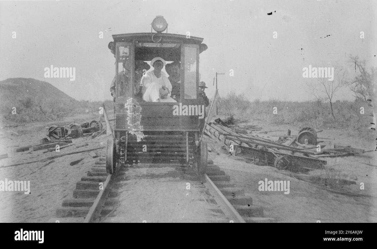 Dynamite car explosion hi-res stock photography and images - Alamy