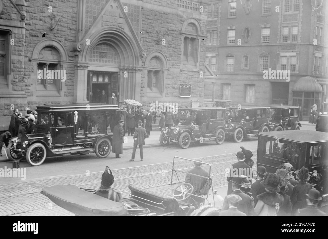 Charles gilbert gates funeral hi-res stock photography and images - Alamy