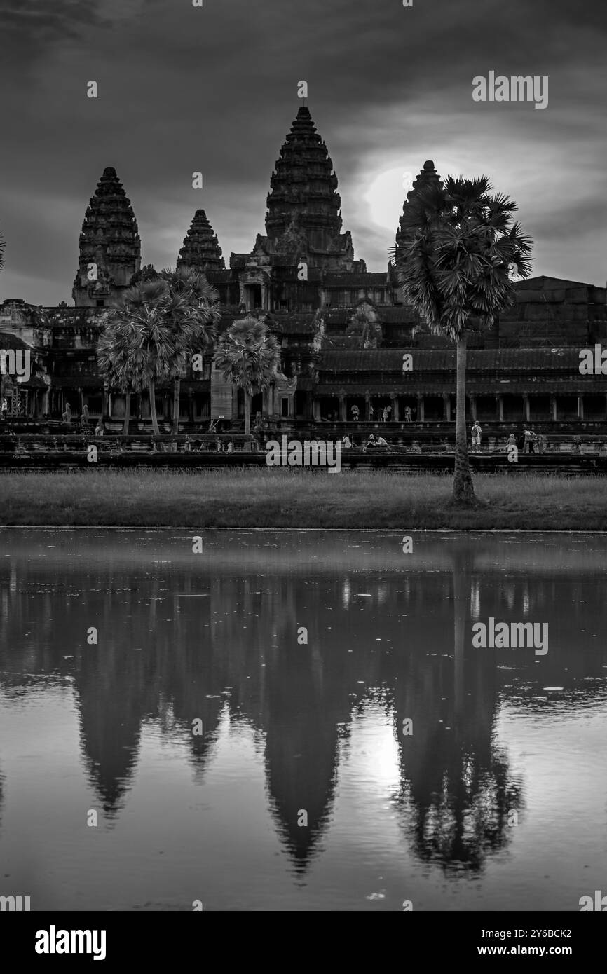Black and white image of Angkor Wat temple complex Stock Photo - Alamy