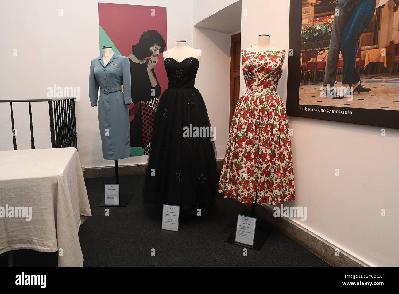 Rome, Palazzo Velli Inauguration of the Exhibition "The Ladies' Paradise", In the photo: Objects ...