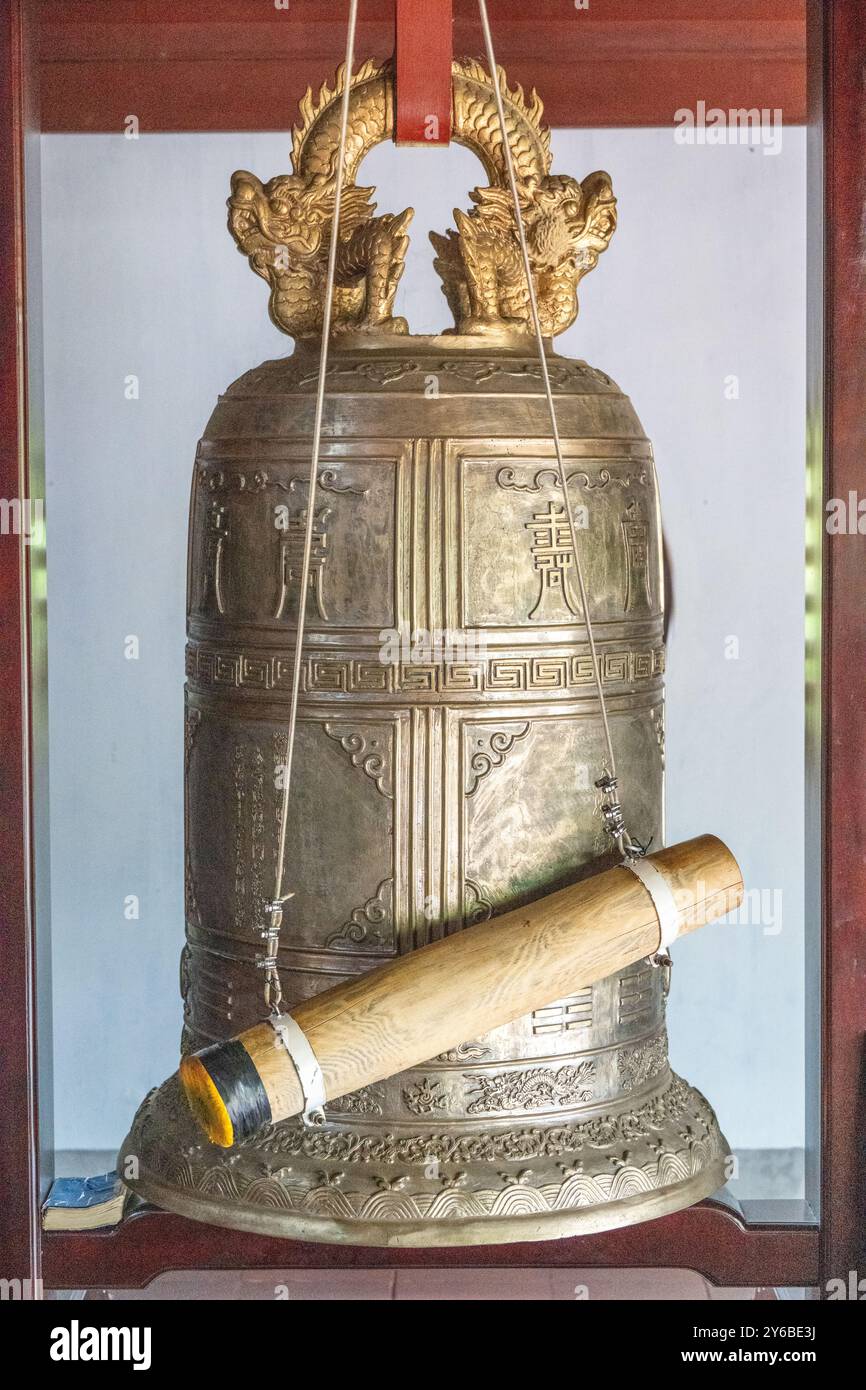 Bronze bell in the Silver Pagoda temple, Hue Vietnam Stock Photo - Alamy