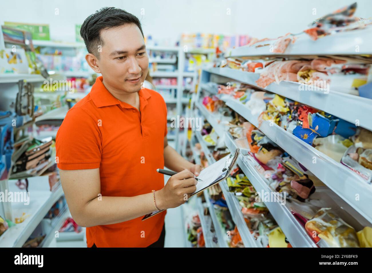 Consumer goods availability hi-res stock photography and images - Alamy