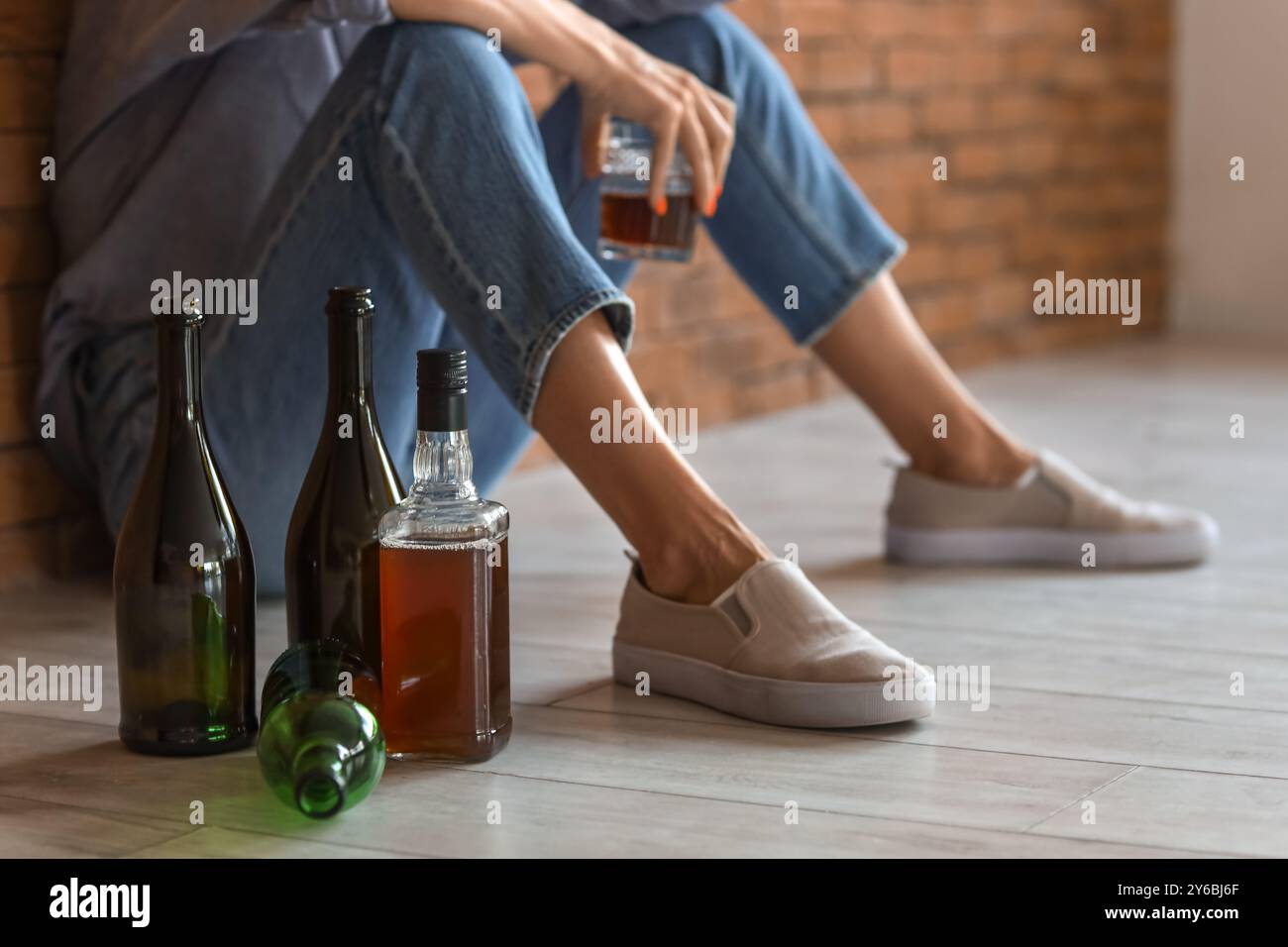 Alcohol addiction woman near hi-res stock photography and images - Alamy