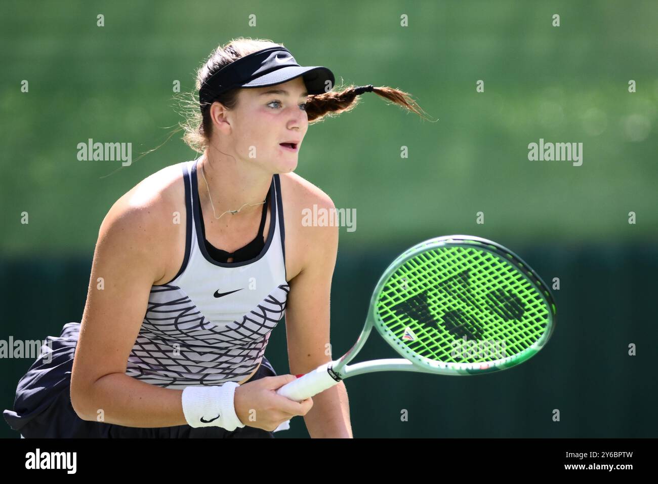 Sarah melany fajmonova hi-res stock photography and images - Alamy