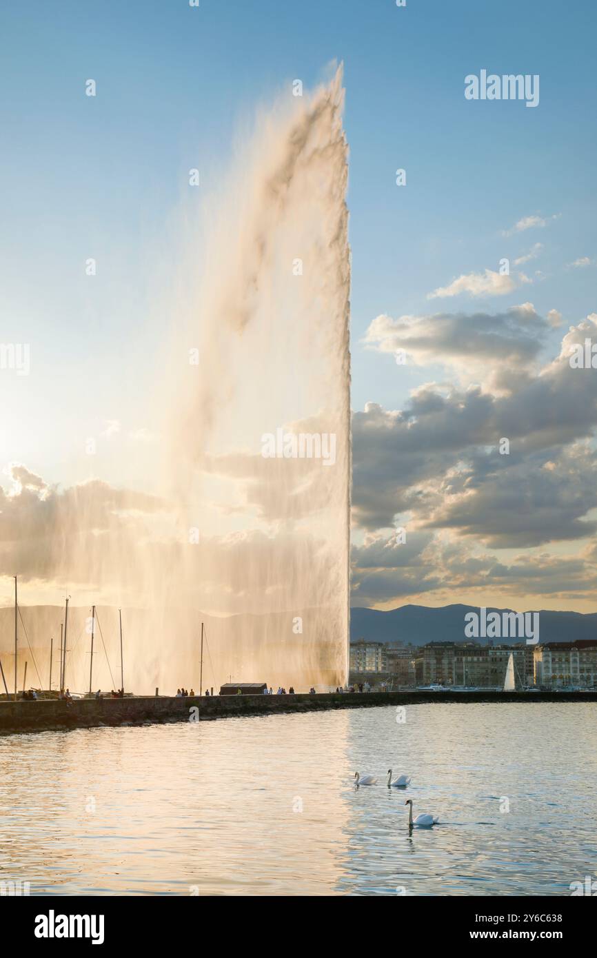 The Jet d'eau, the landmark of the city of Geneva, in Lake Geneva at ...