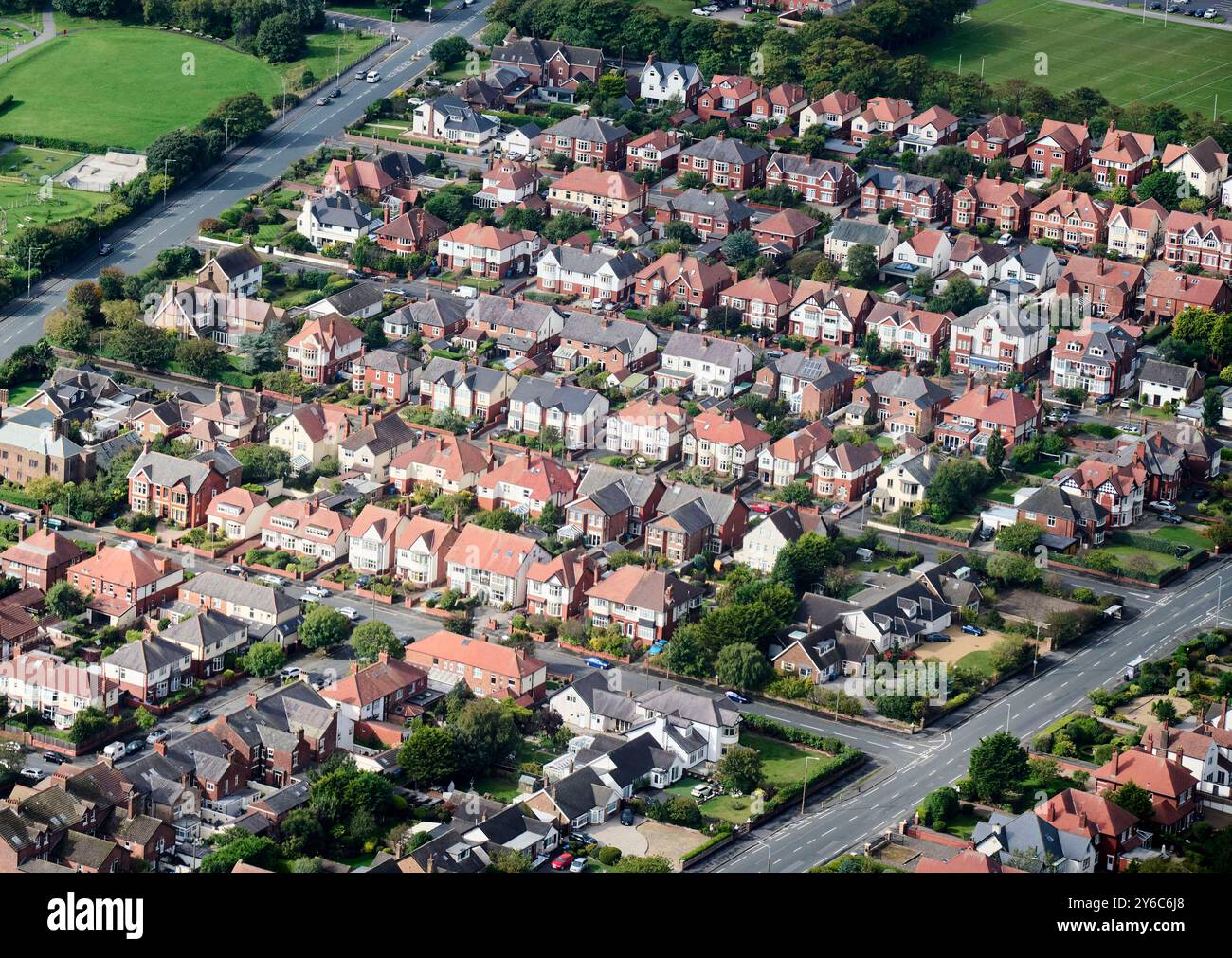 Middle class housing hi-res stock photography and images - Alamy
