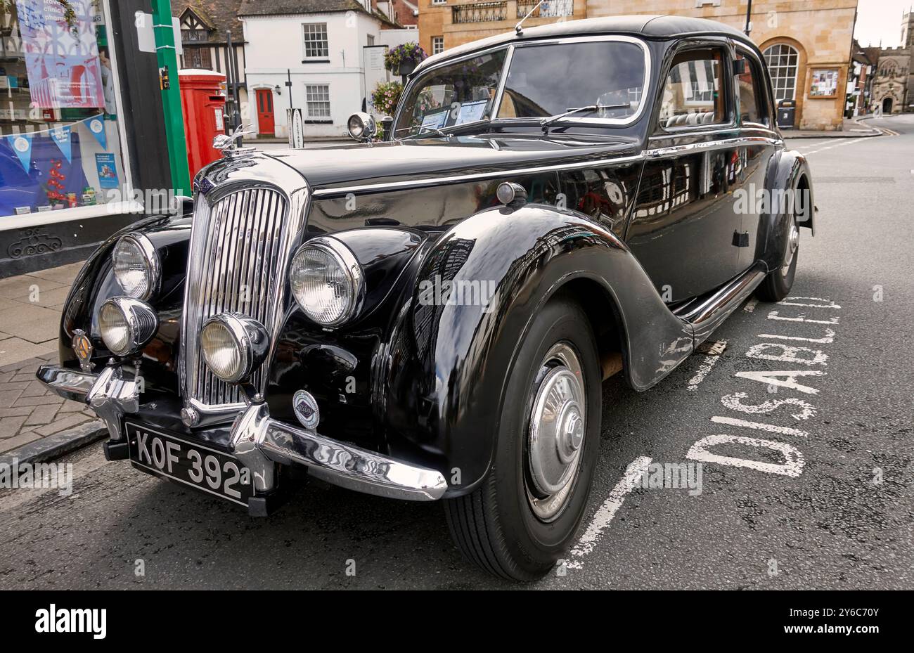Saloon 1950s hi-res stock photography and images - Alamy
