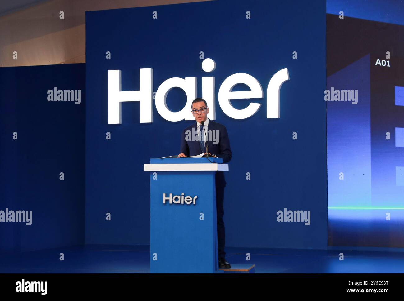 (240925) -- CAIRO, Sept. 25, 2024 (Xinhua) -- Egyptian Minister of ...