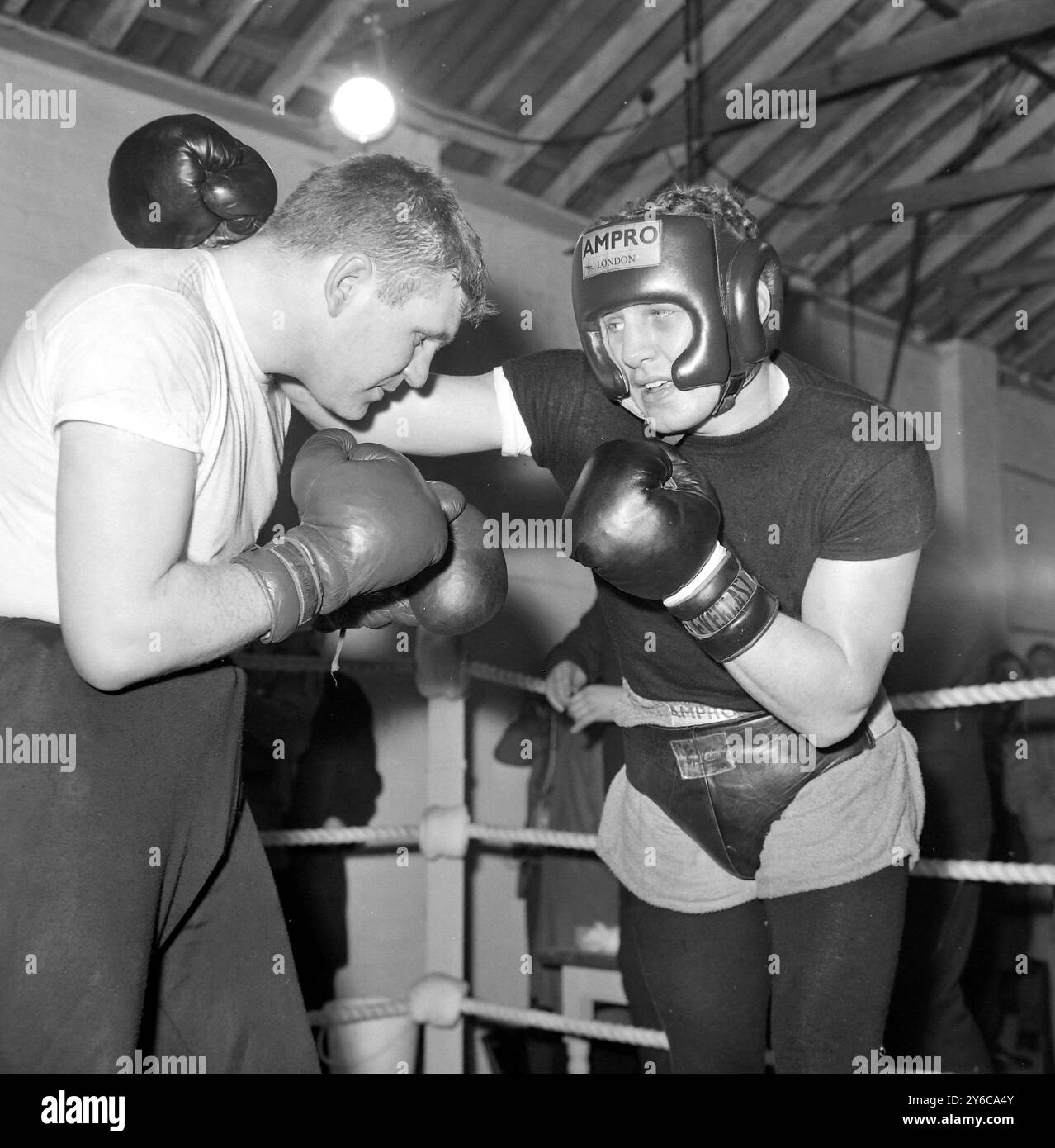 HEAVYWEIGHT BOXER BILLY WALKER TRAINING IN ESSEX WITH HOBBS LEN / ; 20 ...