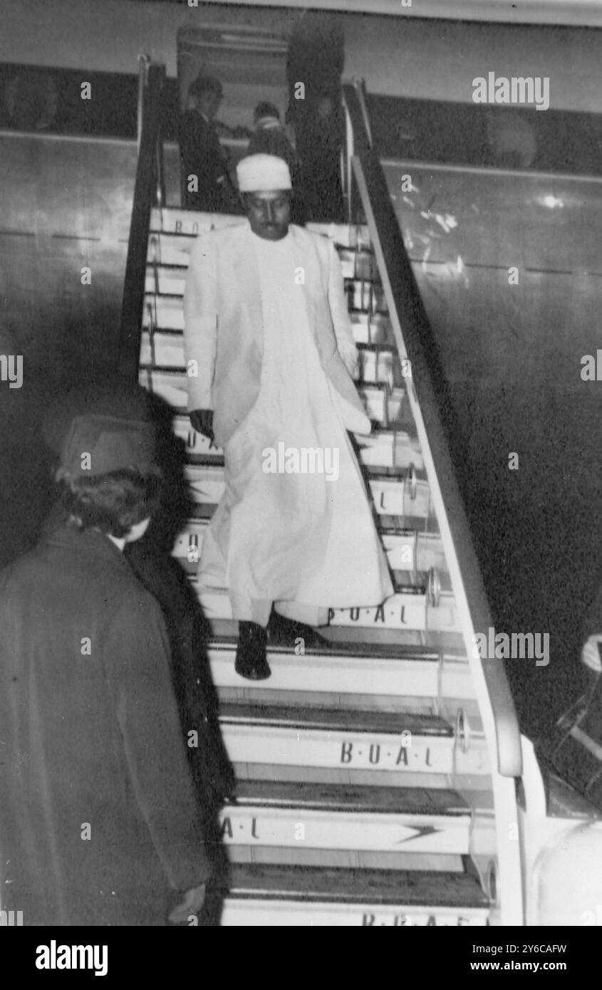 SULTAN OF ZANZIBAR SEYYID JAMSHID BIN ABDULLAH ARRIVES IN MANCHESTER ...