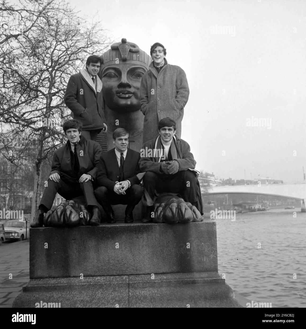 THE DAVE CLARK FIVE - DENNIS PAYTON, MIKE SMITH, DAVE CLARK, LEN ...