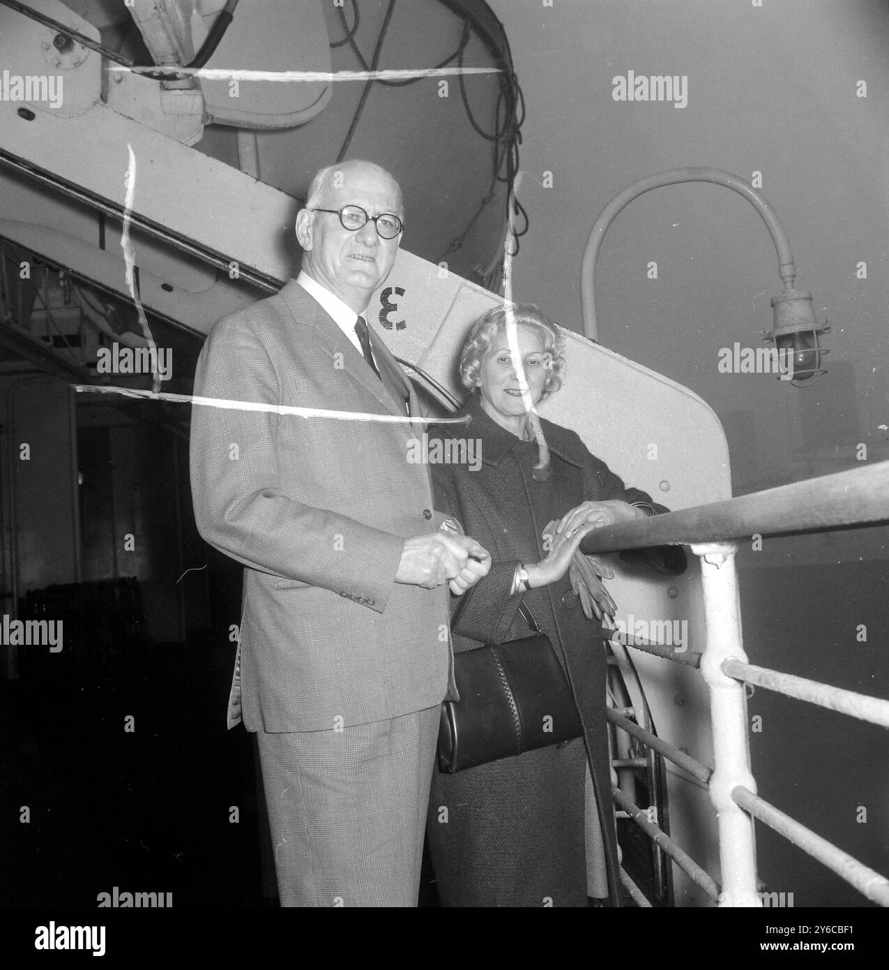 MATTHEW SLATTERY WITH WIFE IN SOUTHAMPTON / ; 14 JANUARY 1964 Stock ...