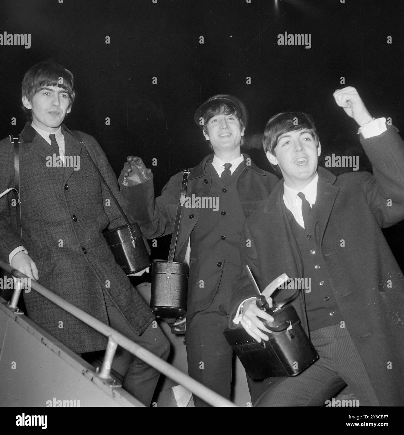 MUSIC POP GROUPS THE BEATLES MOBBED AT LONDON AIRPORT - GEORGE HARRISON ...