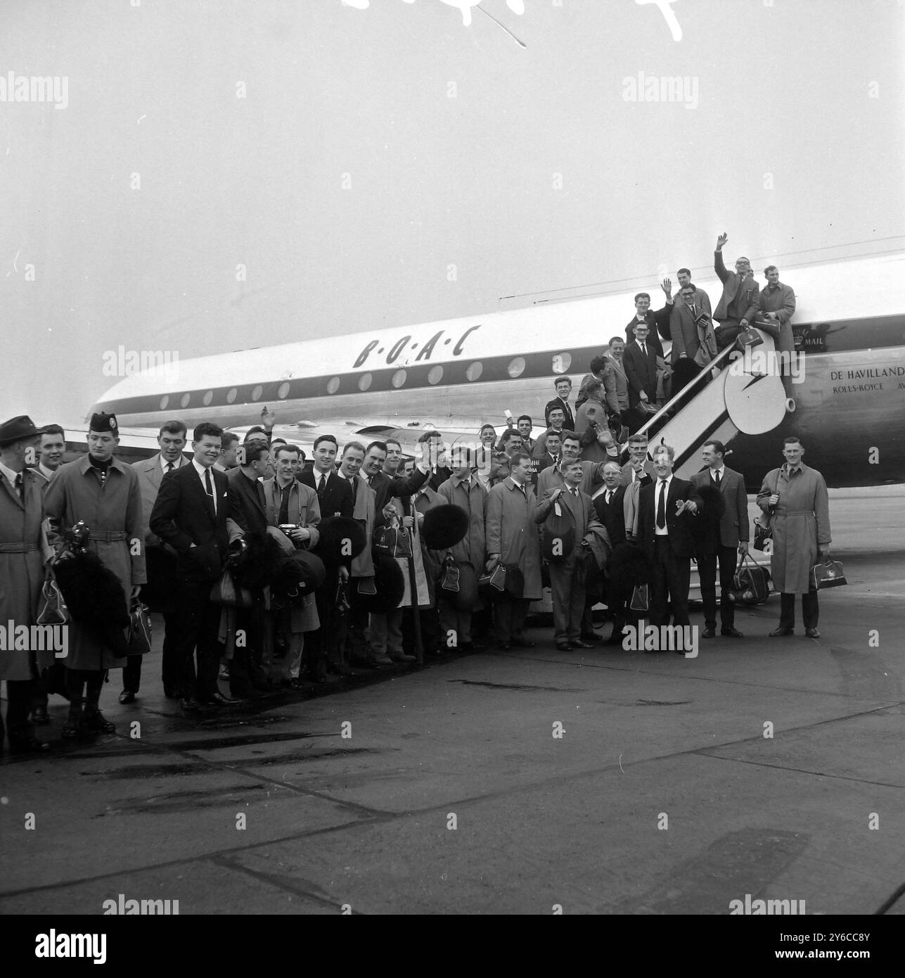 BRITISH ARMY SCOTS GUARDS JOHN SLATTERY AND JOHN GAVIN AT LONDON ...