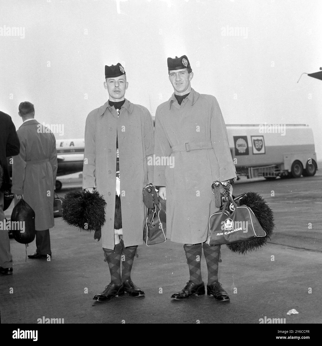 BRITISH ARMY SCOTS GUARDS JOHN SLATTERY AND JOHN GAVIN AT LONDON ...