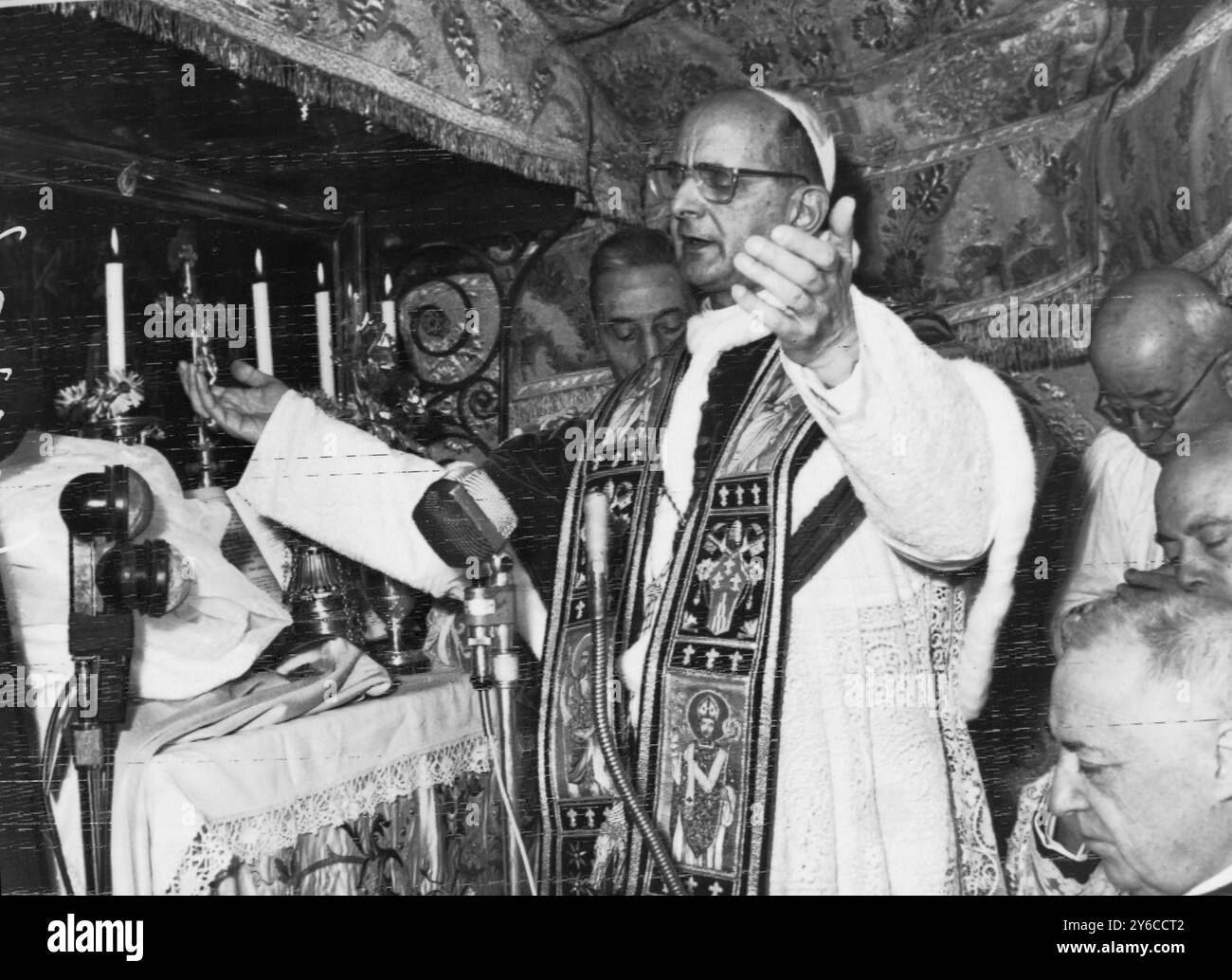 POPE PAUL VI AT NATIVITY GROTTO CHURCH IN BETHLEHEM, JORDAN / ; 6 ...