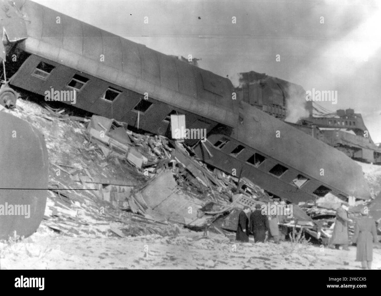 Rail disaster passenger trains hi-res stock photography and images - Alamy