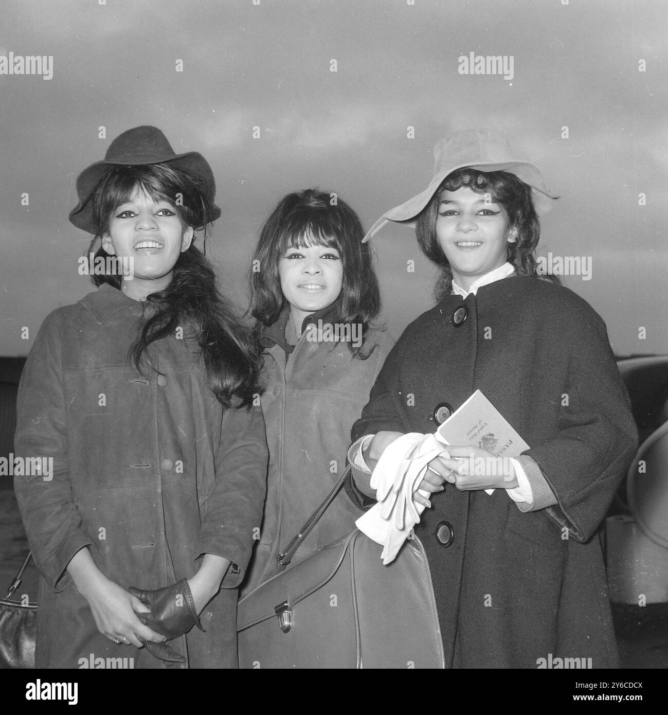 VERONICA BENNET OF THE RONETTES WITH ESTELLE BENNET AND NEDRA TALLERY ...