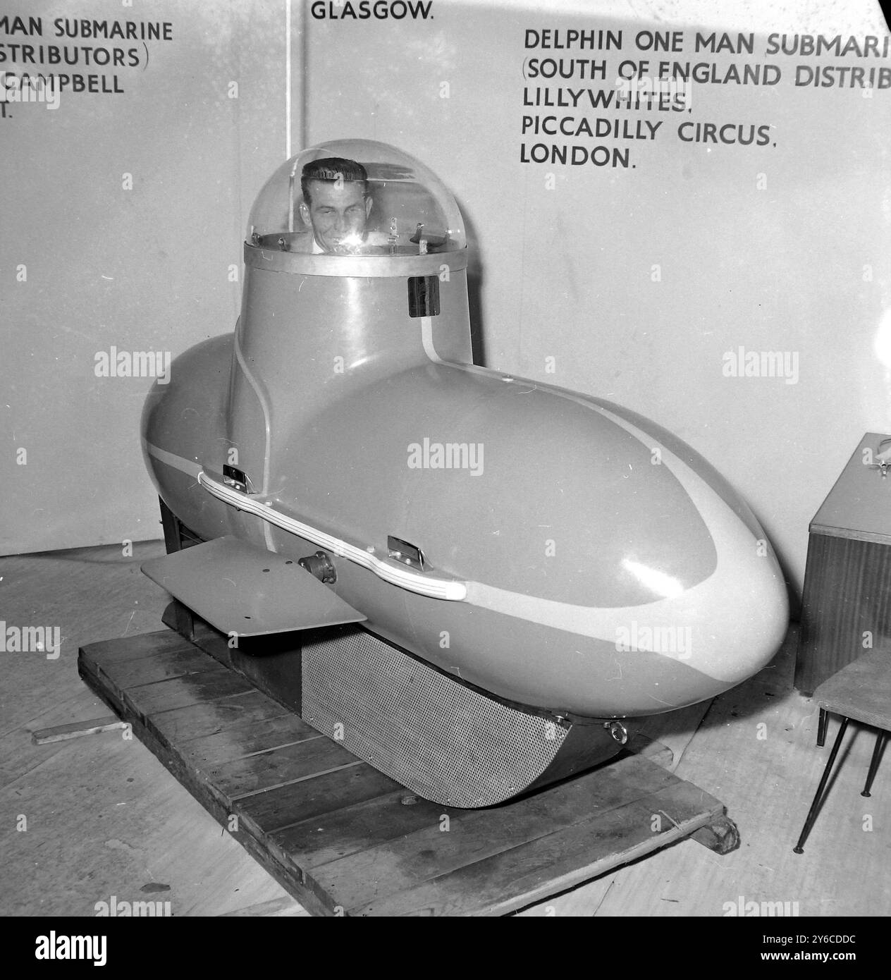 One man submarine a a hi-res stock photography and images - Alamy