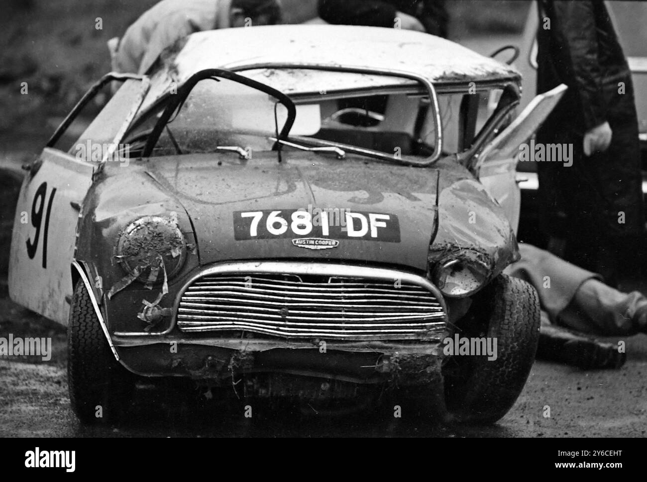 RACE TRACK CRASH AT BRANDS HATCH, KENT ; 26 DECEMBER 1963 Stock Photo ...
