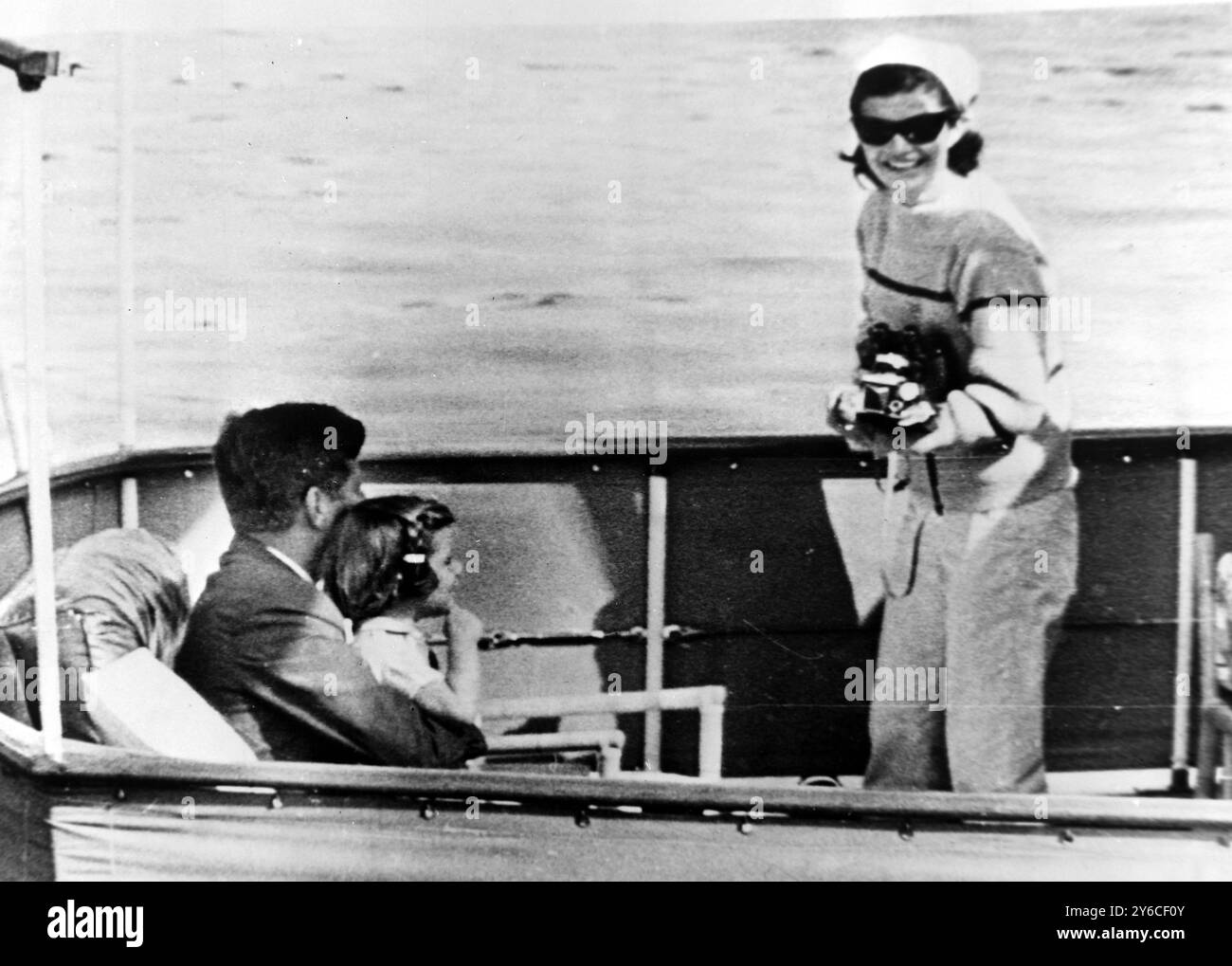 JACQUELINE JACKIE KENNEDY WITH CHILDREN JOHN AND CAROLINE IN 1961 ...