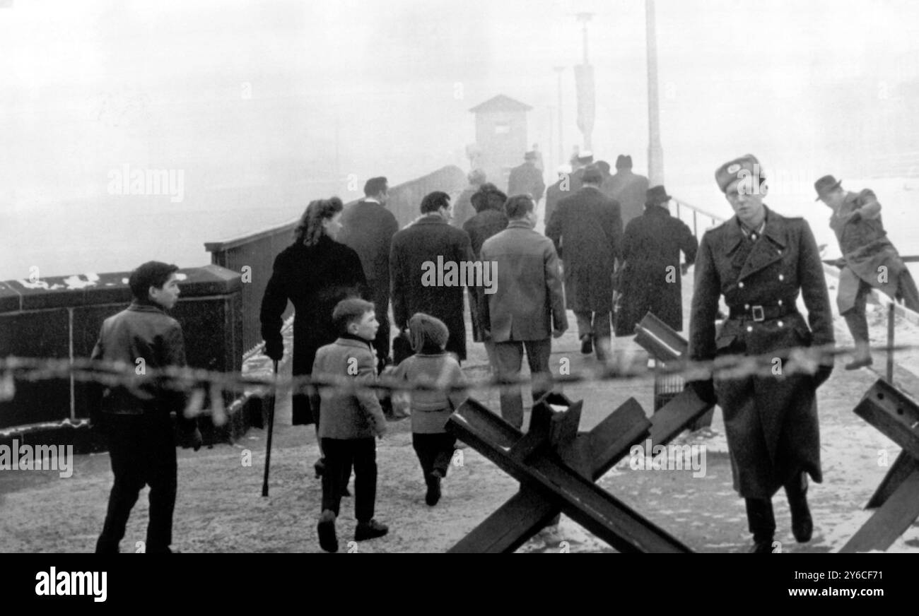 Berlin 1960s bridge Black and White Stock Photos & Images - Alamy