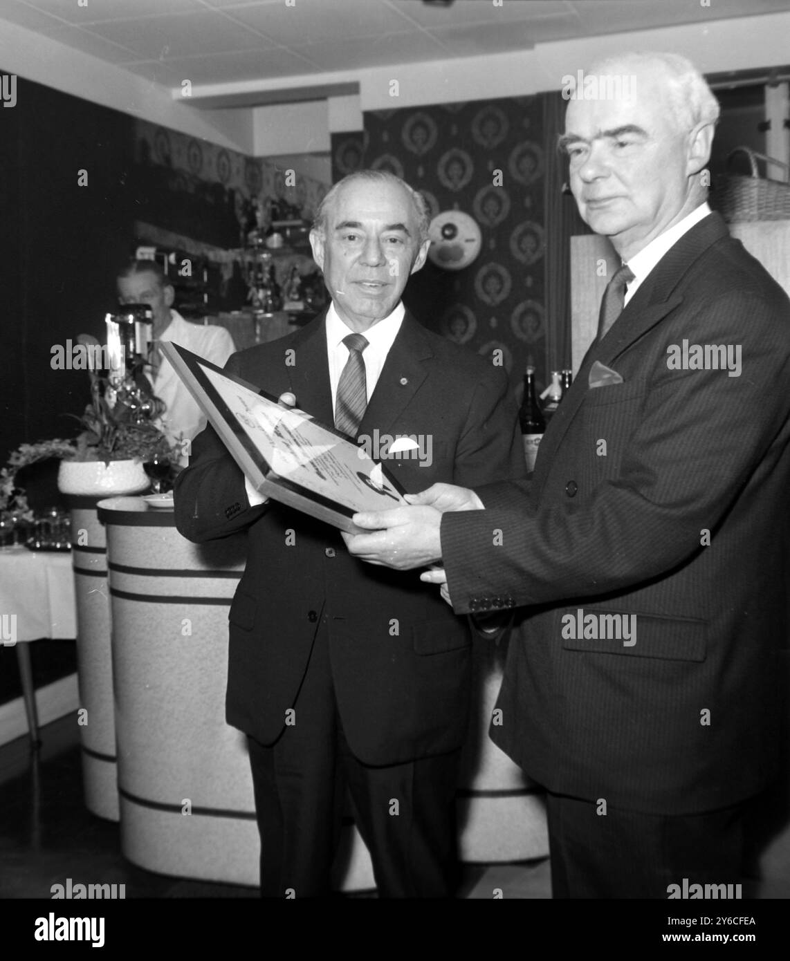 EDWARD LEWIS HONOURS RICHARD RODGERS IN LONDON / ; 19 DECEMBER 1963 ...