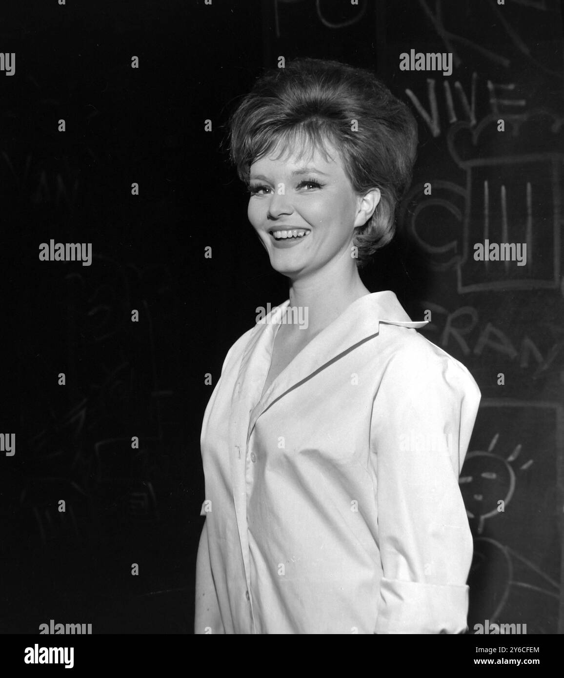 ERICA RODGERS ACTRESS REHEARSALS / ; 20 DECEMBER 1963 Stock Photo - Alamy