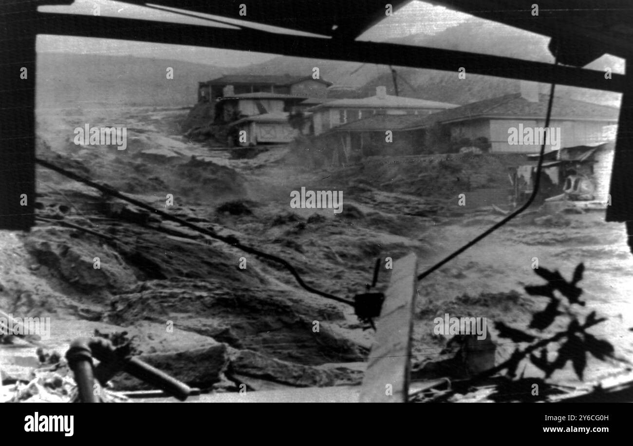 DAMS BALDWIN HILLS RESEVOIR DISASTER IN LOS ANGELES ; 15 DECEMBER 1963 ...