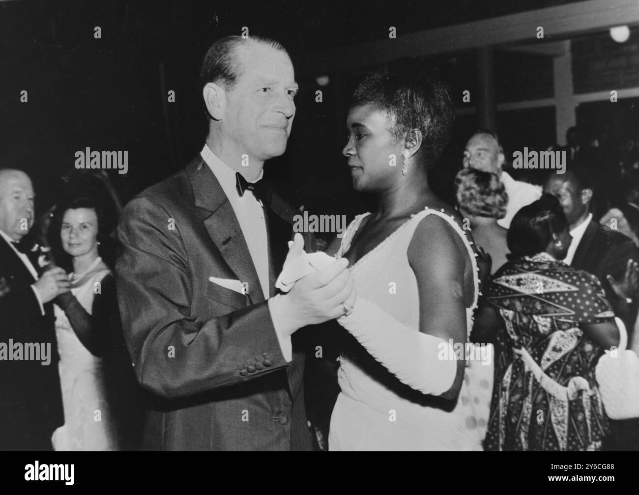 INDEPENDENCE OF KENYA - PRINCE PHILIP DANCING IN NAIROBI WITH PAMELA ...