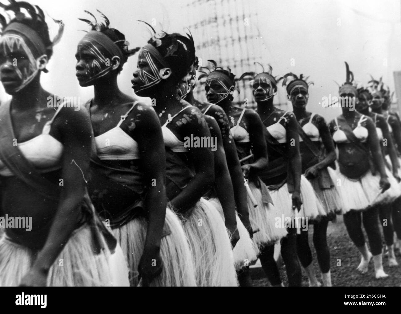 INDEPENDENCE OF KENYA - TRIBAL GIRLS REHEARSE INDEPENDENCE DAY DANCE IN ...