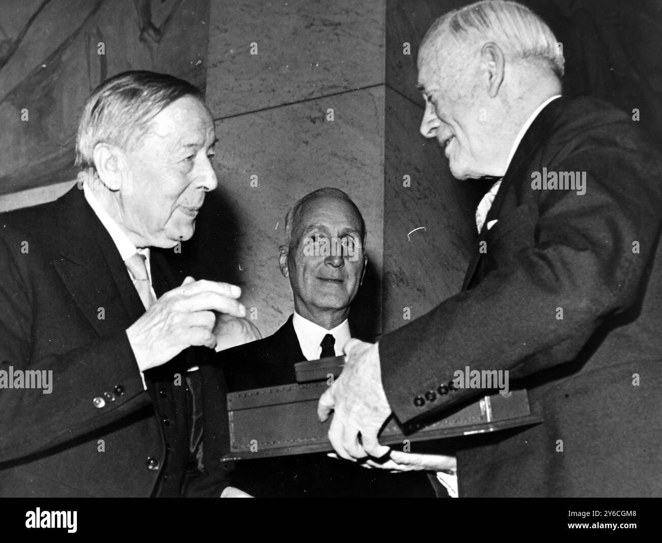 John macauley hi-res stock photography and images - Alamy