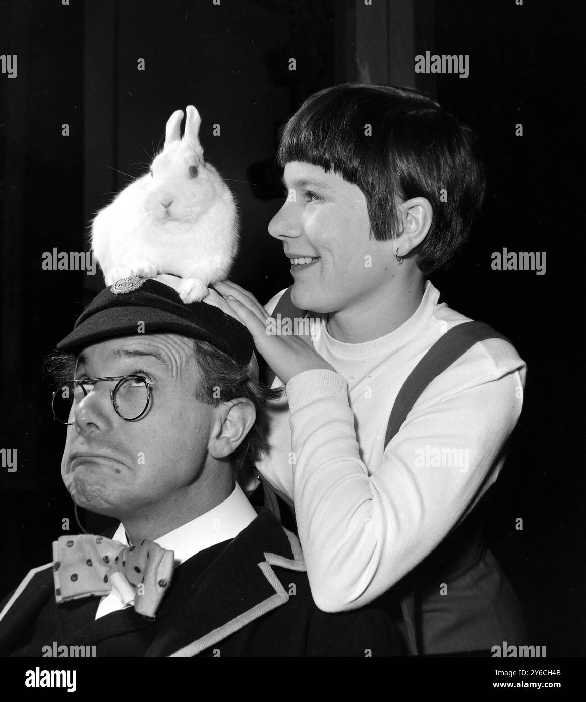 PANTOMIMES BILLY BUNTER MEETS MAGIC SUSAN SCOTT IN LONDON ; 9 DECEMBER ...