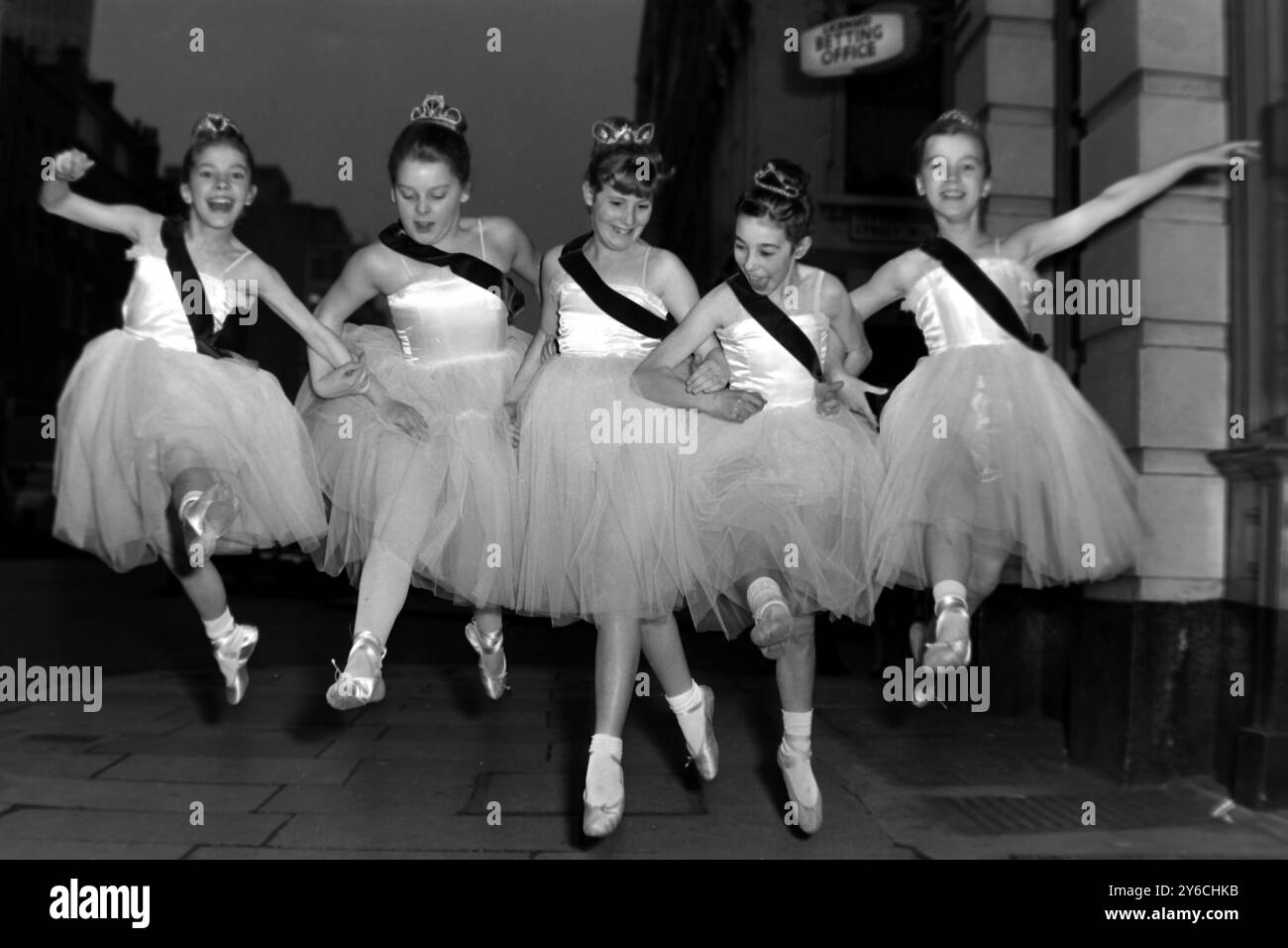 AIRS AND GRACES DANCERS AT SCALA THEATRE IN LONDON ; 4 DECEMBER 1963 ...