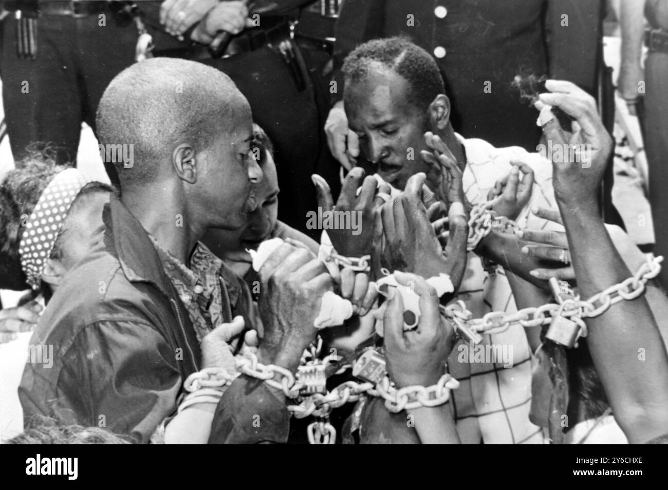 RACIAL SEGREGATION PICKETS BLOCK ENTRANCE DOWNSTATE MEDICAL CENTRE IN ...